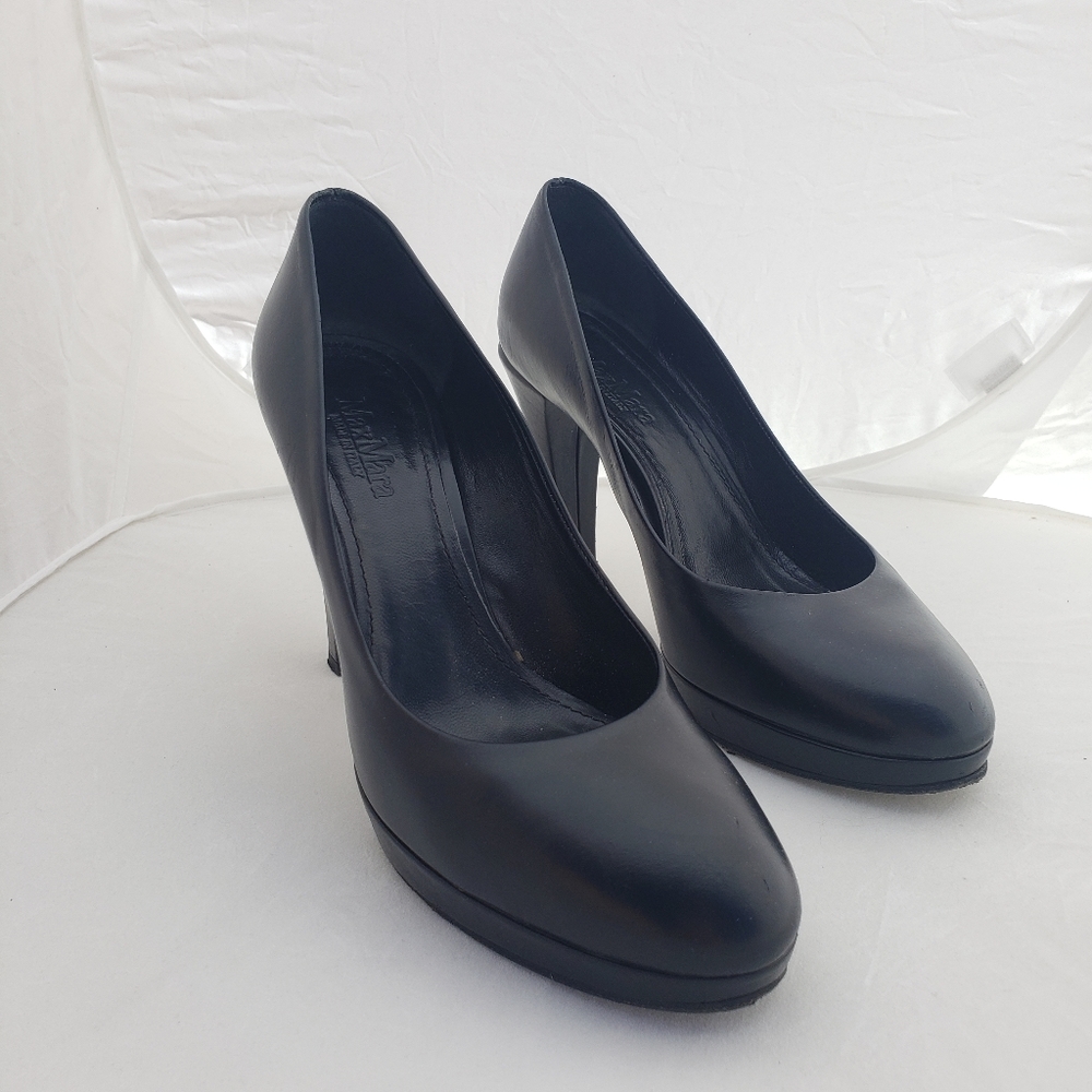 Max Mara Round-Toe Platform Pumps - Gem